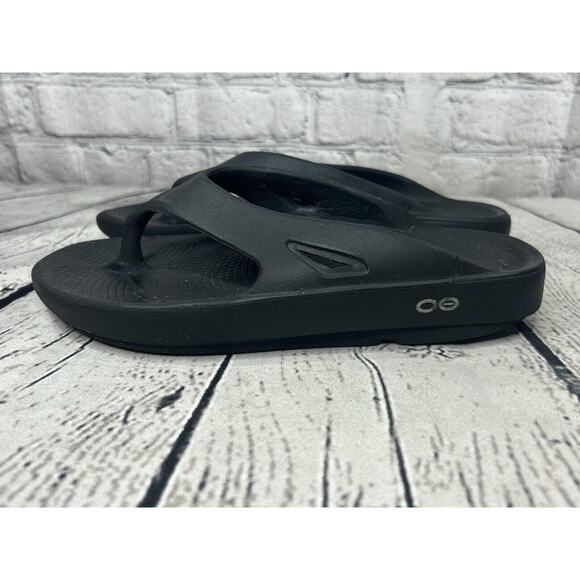 OOFOS | Shoes | Oofos Original Black Recovery Sandals Thong Flip Flops ...